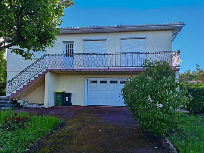 Salles : Maison 8 pièces à vendre