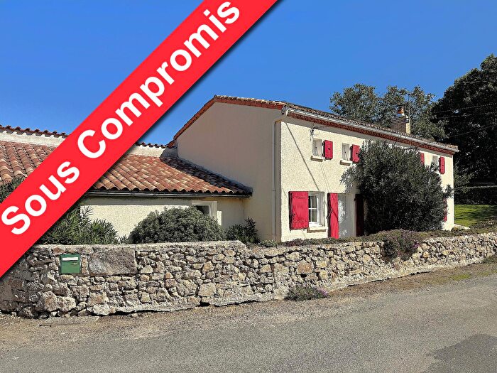 Maison à vendre - Bressuire - 4 pièces - 3 chambres