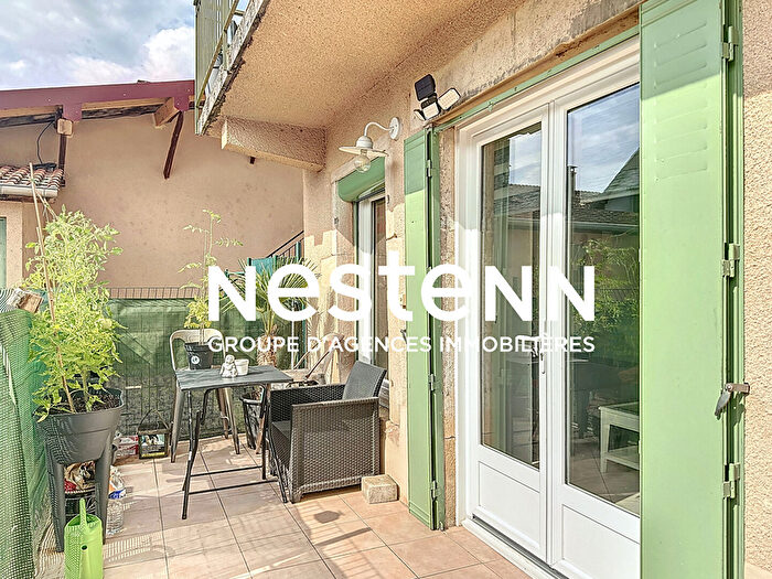 Appartement à vendre - Crêches-sur-Saône - 3 pièces - 2 chambres