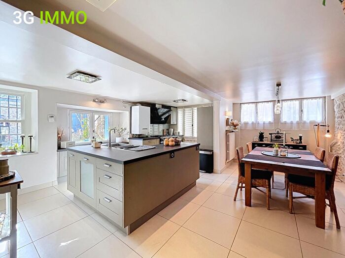 Maison à vendre - Gargenville - 7 pièces - 5 chambres