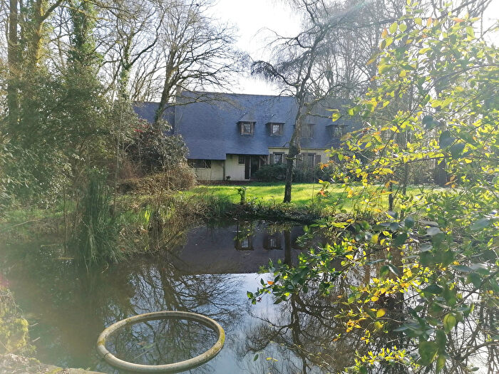 Maison à vendre - Saint-Gildas-des-Bois - 9 pièces - 6 chambres