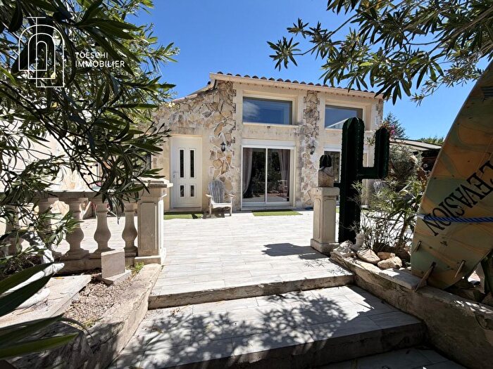 Maison 4 pièces à Arles, Centre-ville, à vendre
