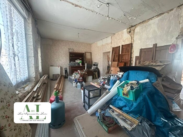 Maison 9 pièces à Luché-Pringé, à vendre