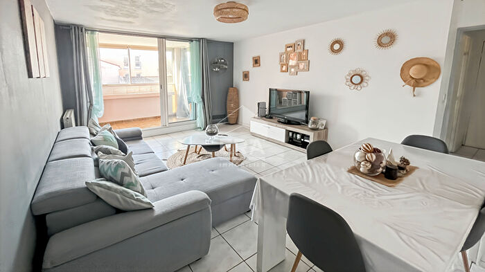 Appartement à vendre - Vitrolles, Bords de létang, Tribales, Ferme de Croze - 3 pièces - 2 chambres