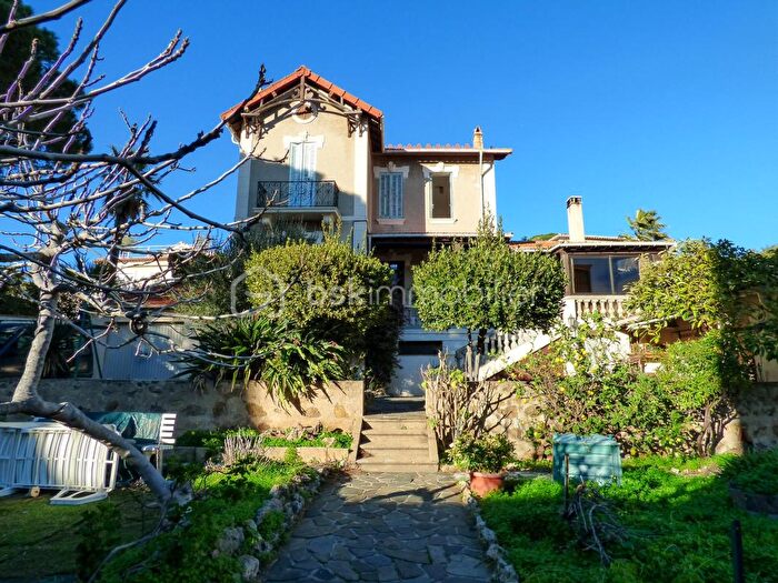 Maison à vendre - Sainte-Maxime, Centre-ville, Pléiades - 5 pièces - 3 chambres