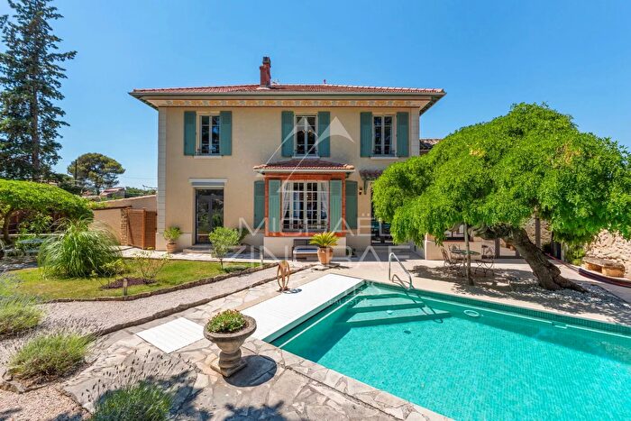 Maison à vendre - Aix-en-Provence - 10 pièces - 6 chambres