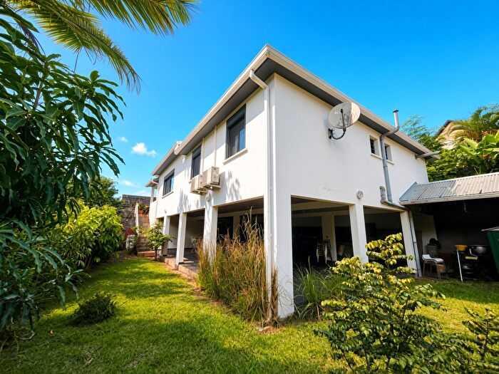 Maison 4 pièces à Saint-Benoît, Bourbier les Bas, à vendre