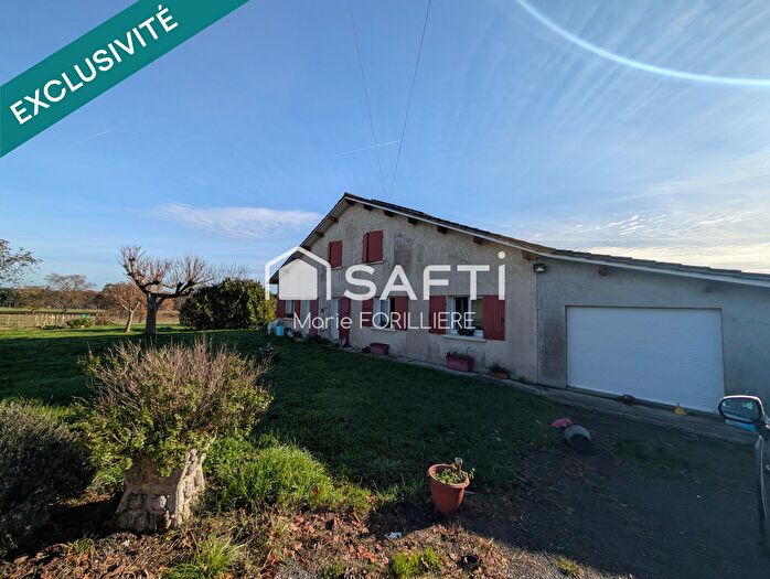 Maison à vendre - Bayas - 9 pièces - 6 chambres