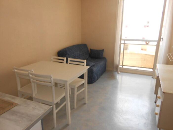 Appartement à louer - Sud-Saint Jacques, Clermont-Ferrand - 1 pièce