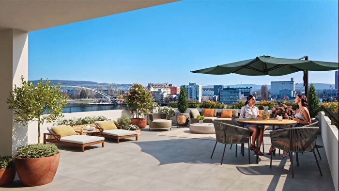 Appartement à vendre - Huningue - 4 pièces - 3 chambres