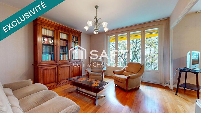 Appartement à vendre - Bron, Le Rafour - 4 pièces - 2 chambres