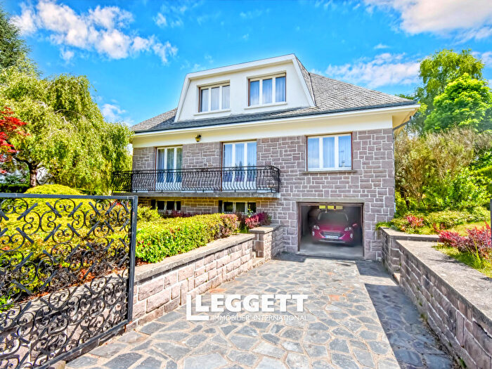 Maison à vendre - Bugeat - 6 pièces - 4 chambres