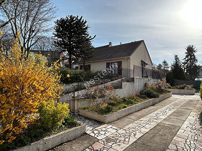 Maison 6 pièces à vendre à Saint-Ouen-lAumône, Eglise