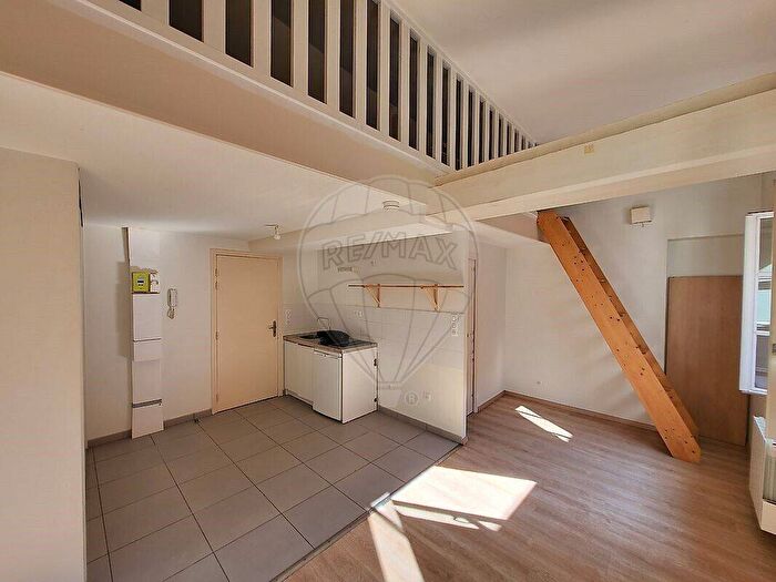 Appartement à louer - Villefranche-sur-Saône - 1 pièce