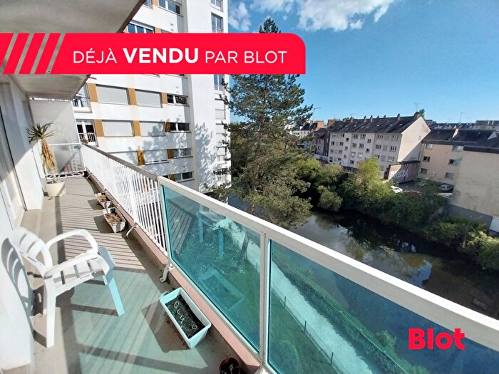 Quartiers Centre, Saint-Hélier, Gare : Appartement 4 pièces à vendre