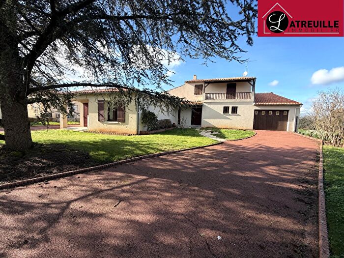 Maison à vendre - Tesson - 9 pièces - 5 chambres