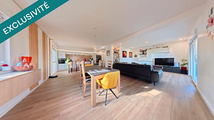 Maison à vendre - Thionville, Côte des Roses - 8 pièces - 6 chambres