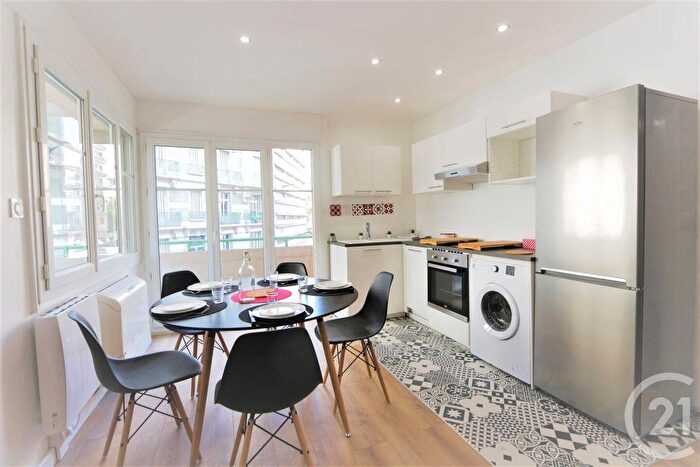 Appartement à louer - Grenoble - 6 pièces - 5 chambres