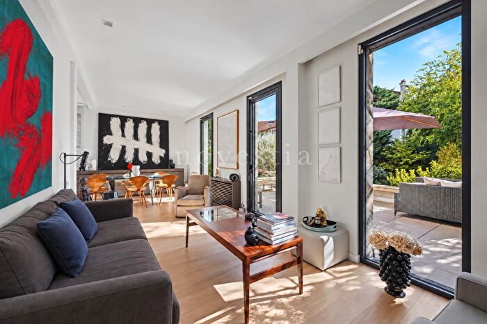 Asnières-sur-Seine, Centre-ville : Maison 7 pièces à vendre