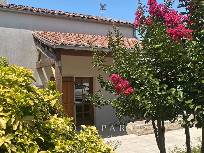 Saint-Hilaire-des-Loges : Maison 5 pièces à vendre