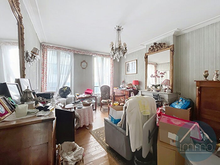 Appartement à vendre - Asnières-sur-Seine, Centre-ville - 3 pièces - 2 chambres