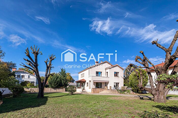 Maison à vendre - Bron, Parilly Centre-ville - 7 pièces - 4 chambres