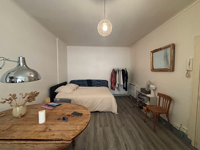 Appartement à vendre - Quartiers Centre, Saint-Hélier, Gare - 1 pièce