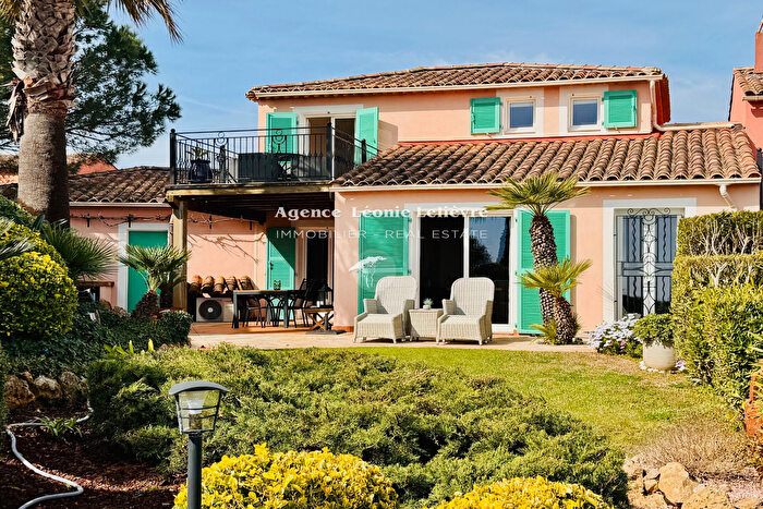 Maison à vendre - Roquebrune-sur-Argens - 4 pièces - 3 chambres