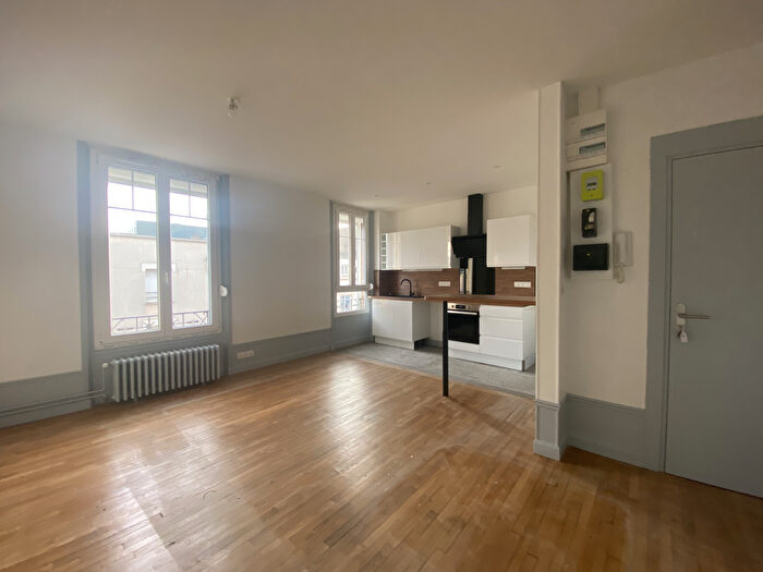 Appartement à louer - Reims, Centre-ville - 3 pièces - 2 chambres