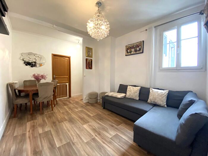 Appartement à vendre - Courbevoie, Marceau République - 3 pièces - 2 chambres