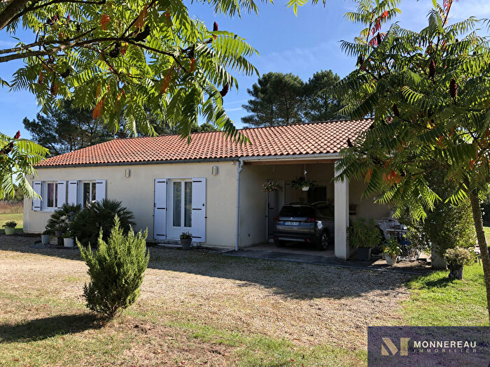 Bors-de-Baignes, Bors Canton de Baignes-Sainte-Radegonde : Maison 7 pièces à vendre