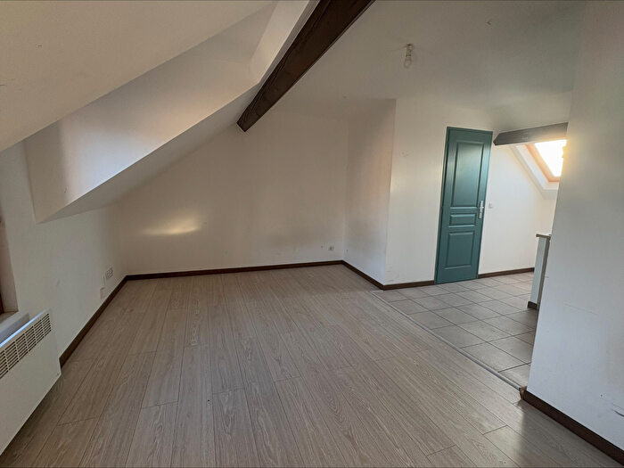 Cires-lès-Mello - Appartement 1 pièce à louer