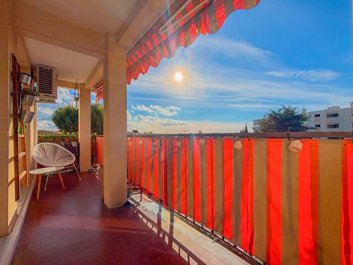 Appartement à vendre - Cagnes-sur-Mer, Le Val Fleuri - 3 pièces - 2 chambres