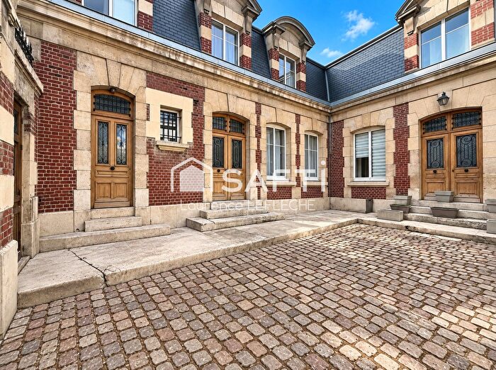 Péronne : Maison 10 pièces à vendre
