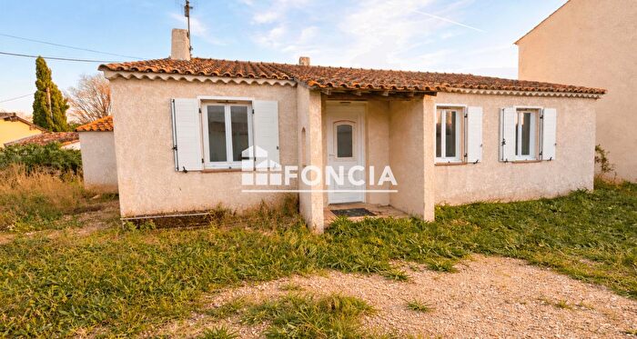 Maison à vendre - Saint-Martin-de-Crau - 4 pièces - 3 chambres