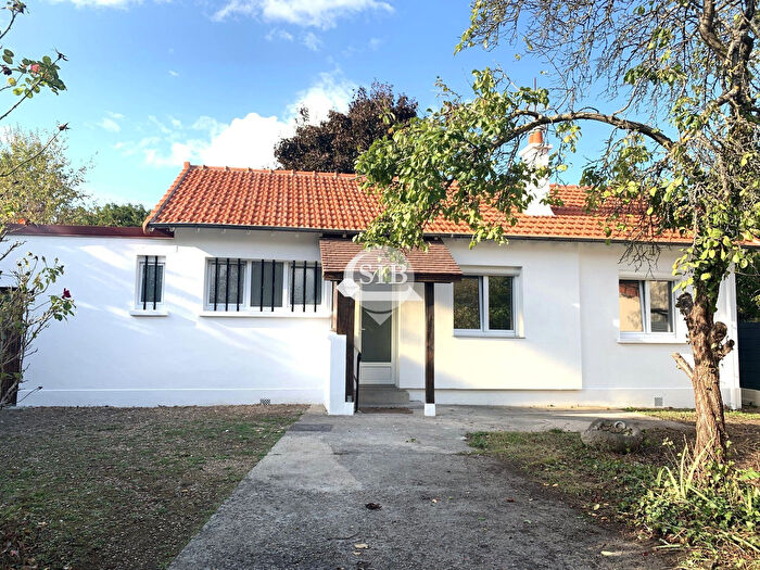 Maison 4 pièces à louer à Évry, Village