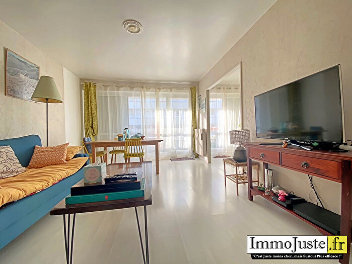 Appartement à vendre - Les Essarts-le-Roi - 3 pièces - 2 chambres