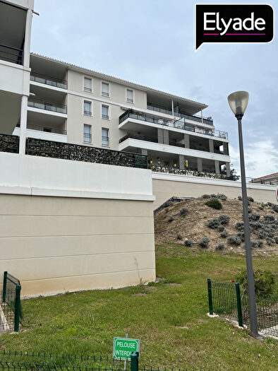 Appartement à vendre - Marseille e , Les Camoins - 2 pièces - 1 chambre