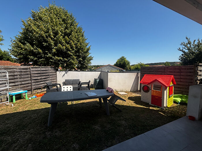 Maison à vendre - La Couronne - 4 pièces - 3 chambres