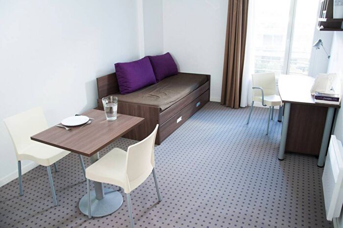 Appartement 1 pièce à louer - Centre-Voltaire, Asnières-sur-Seine