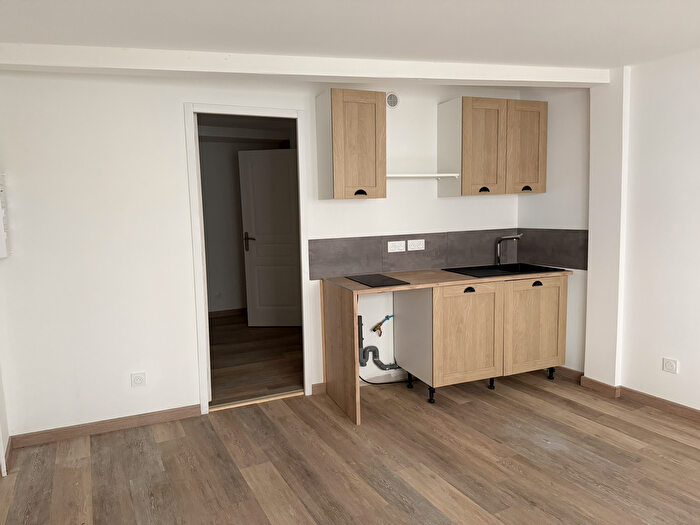 Appartement 2 pièces à louer à Rochefort-Montagne