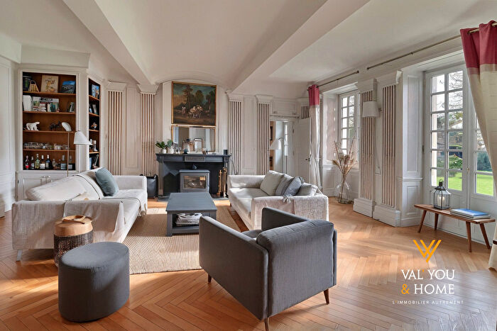 Maison à vendre - Saint-Genis-Laval - 8 pièces - 6 chambres