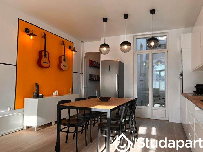 Appartement à louer - Henriville, Amiens - 1 pièce - 2 chambres