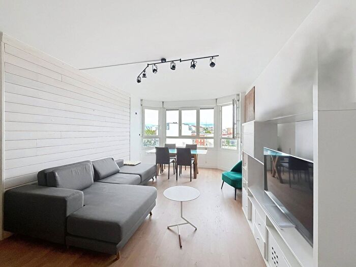 Appartement 4 pièces à louer à Hauts dAsnières-Métro, Asnières-sur-Seine