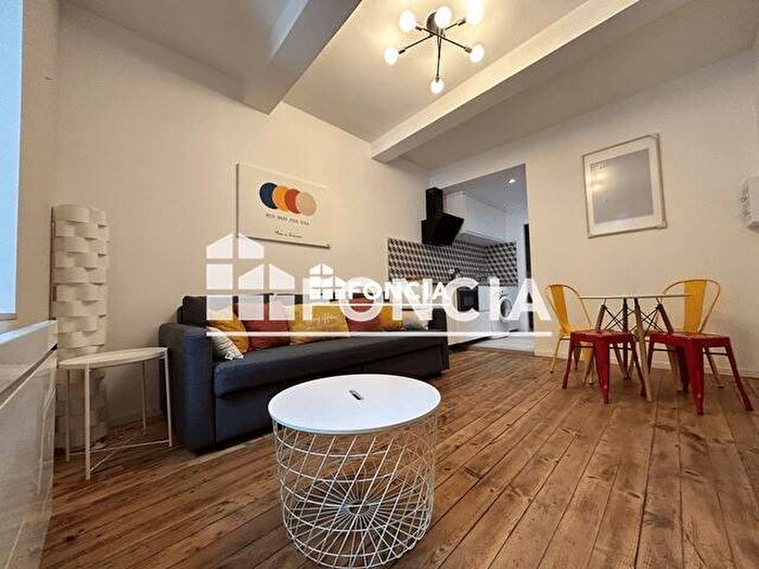 Appartement à louer - Capucins-La Barbacane-La Trivalle-Bellevue, Carcassonne - 2 pièces - 1 chambre