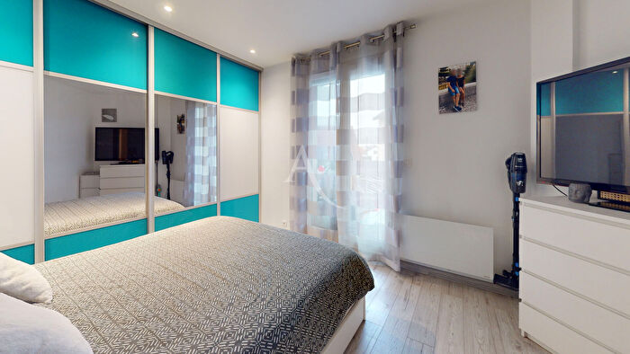 Appartement à vendre - Chilly-Mazarin, Centre-ville - 4 pièces - 2 chambres