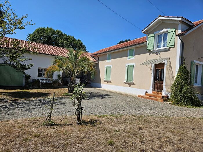 Maison à vendre - Ladevèze-Rivière - 6 pièces - 6 chambres