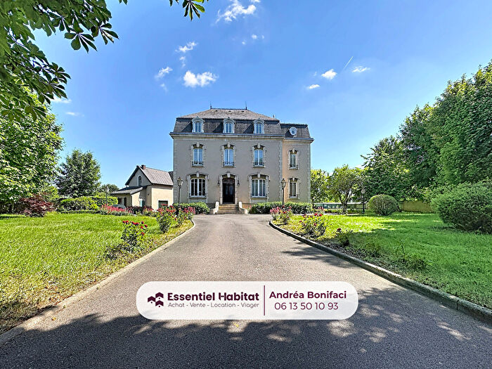 Maison 12 pièces à Landres, à vendre
