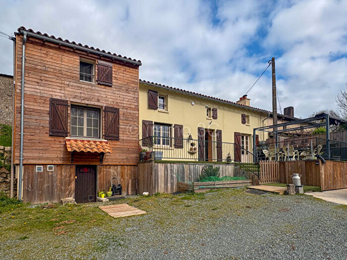 Maison à vendre - Paizay-le-Tort - 5 pièces - 3 chambres
