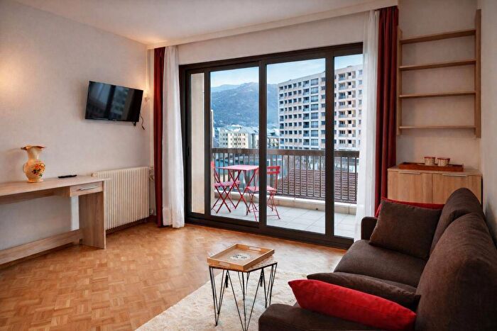 Appartement à louer - Centre Ville, Albertville - 1 pièce